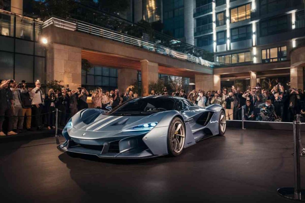 Ferrari svela il piano 2030 e il segreto della sua auto elettrica ...