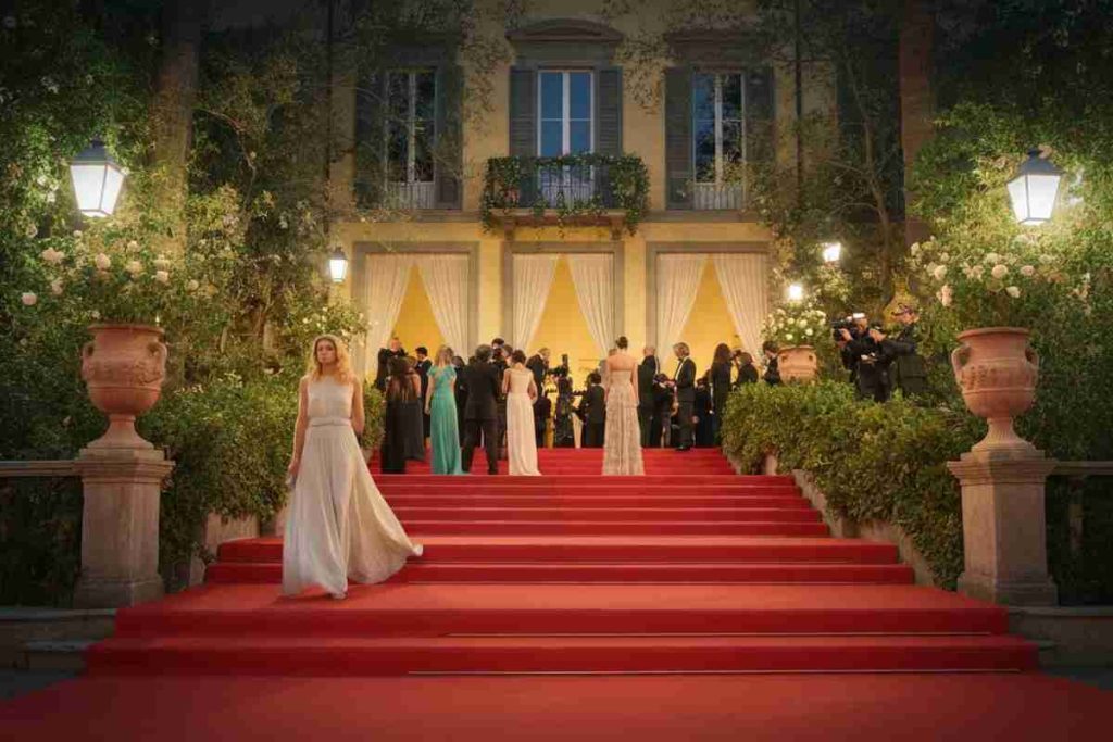 La Biennale ricorda Valentino: un genio che ha unito alta moda e ...